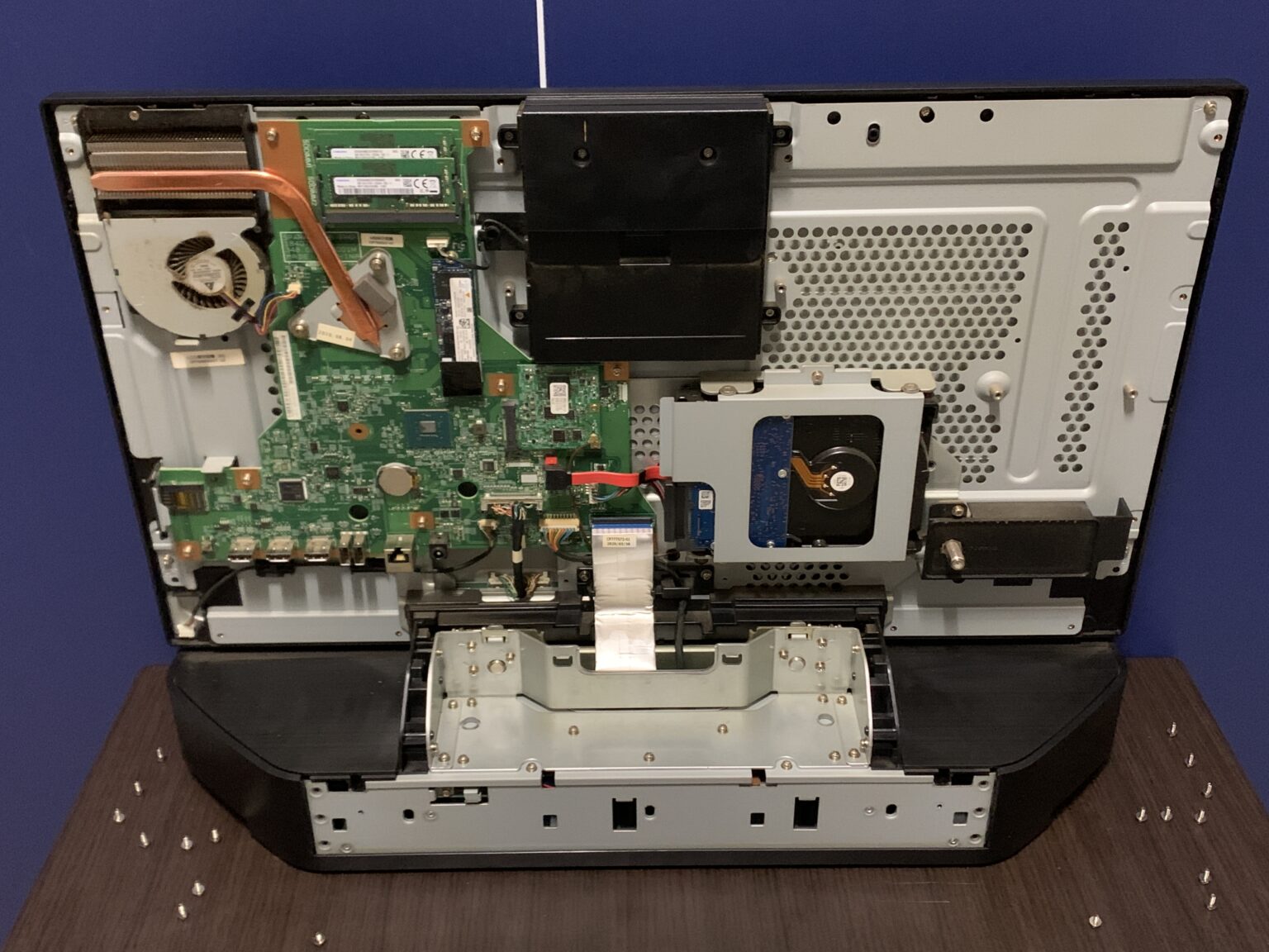 パソコンサポートTANAKA | ESPRIMO FH90/E2 分解/SSD換装